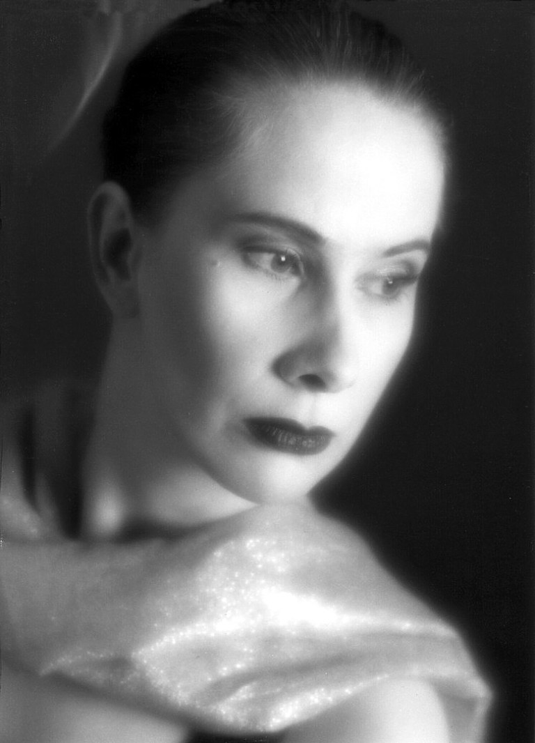 danklook™ | on women in black and white fine art photography | Page 23